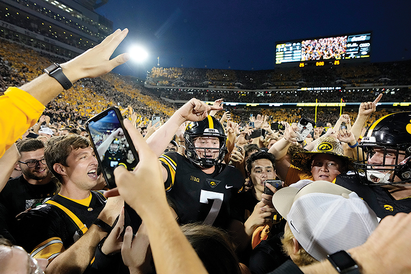 Hawkeyes storm past Penn State | News, Sports, Jobs - Times Republican